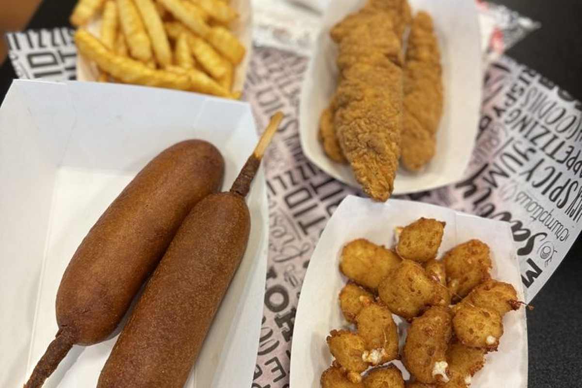 Chick 'N Fizz Delivery Menu | Order Online | 18 South Evergreen Avenue ...