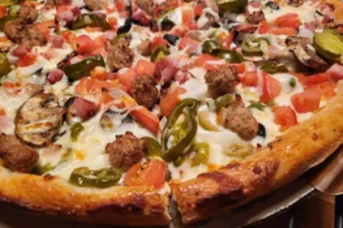 Goodfellas Pizza and Wings Westend Delivery Menu | Order Online | 898 ...