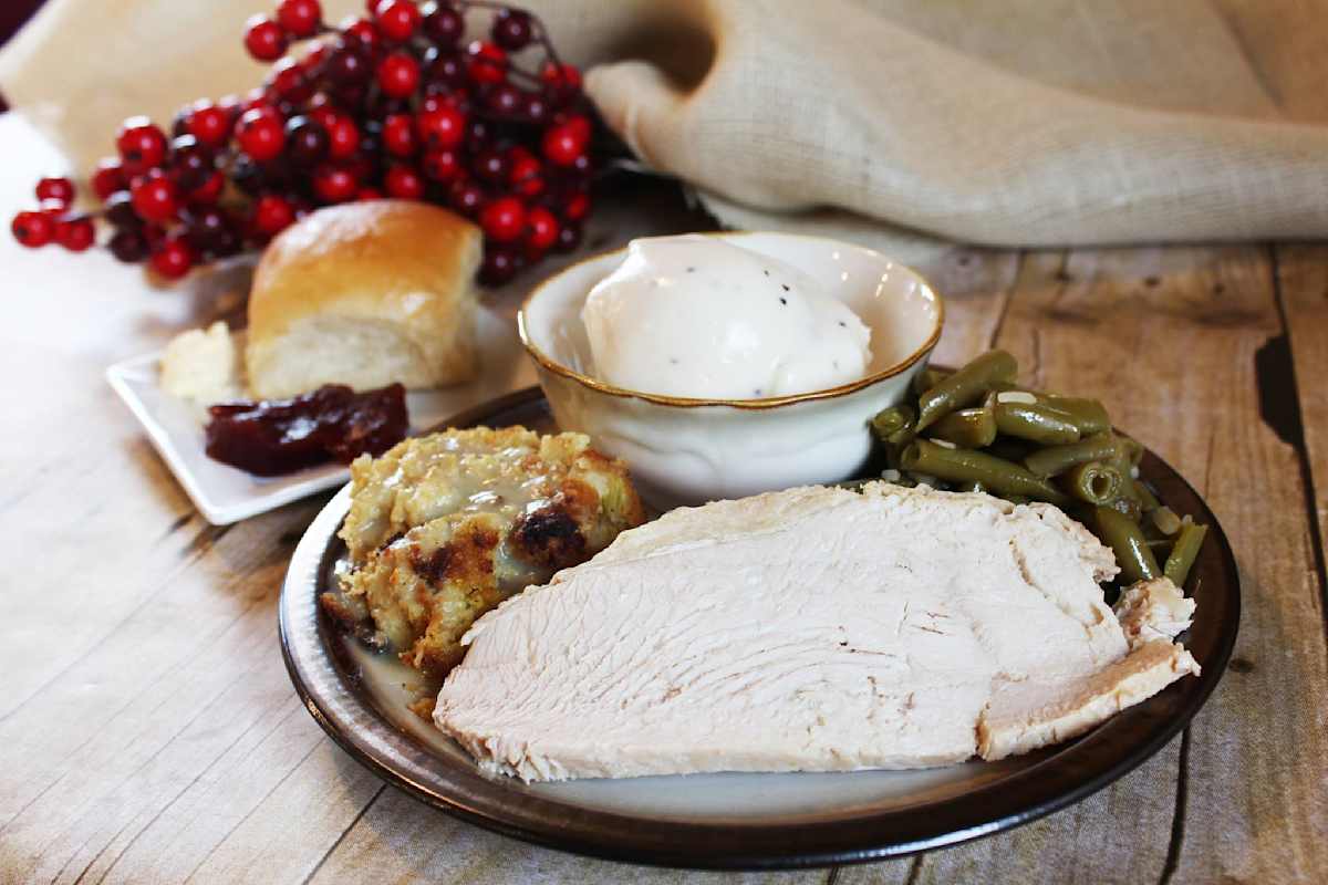 Charlie's Chicken Delivery Menu | Order Online | 6001 S Sheridan Rd ...