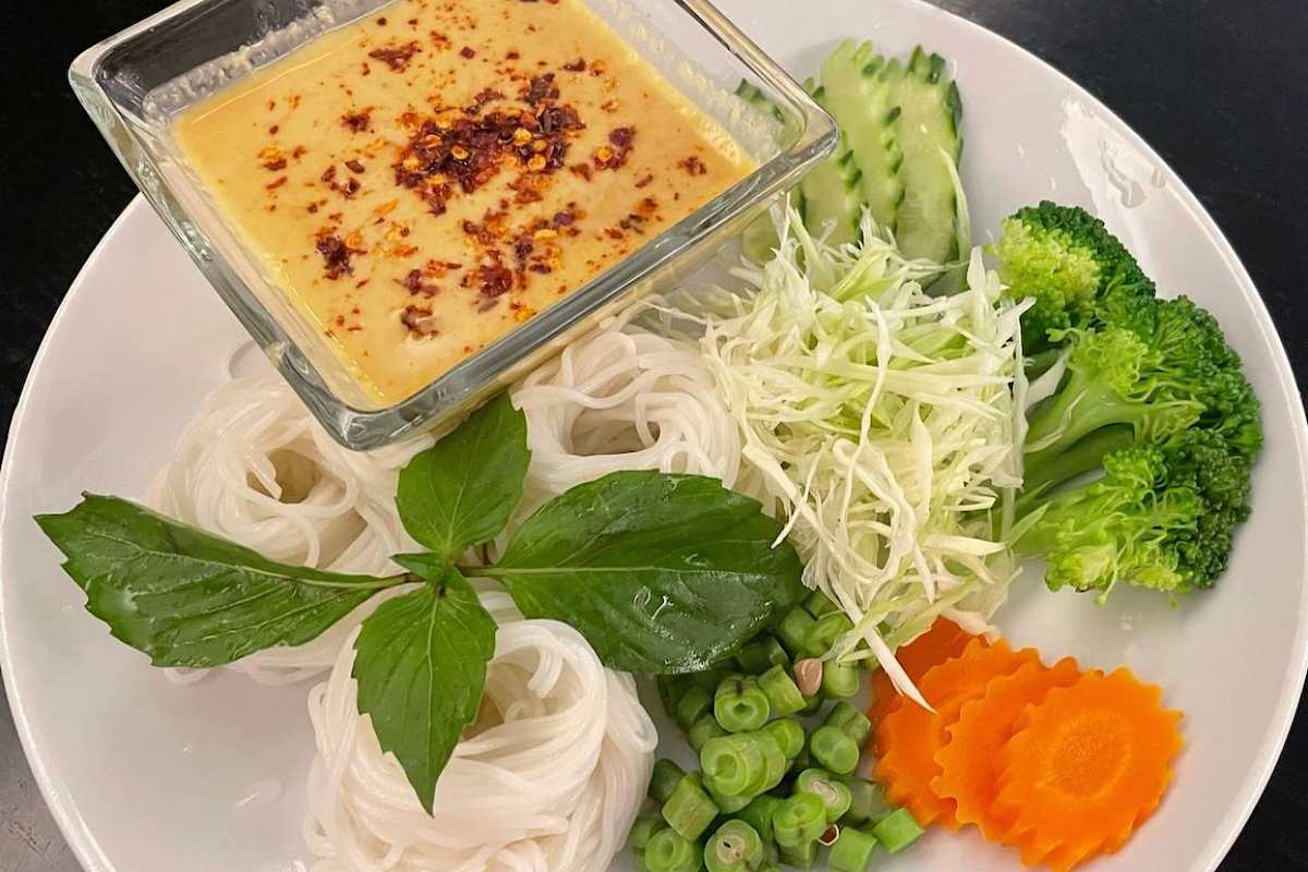 Spoonful Thai Bistro - Reading, PA Restaurant | Menu + Delivery | Seamless