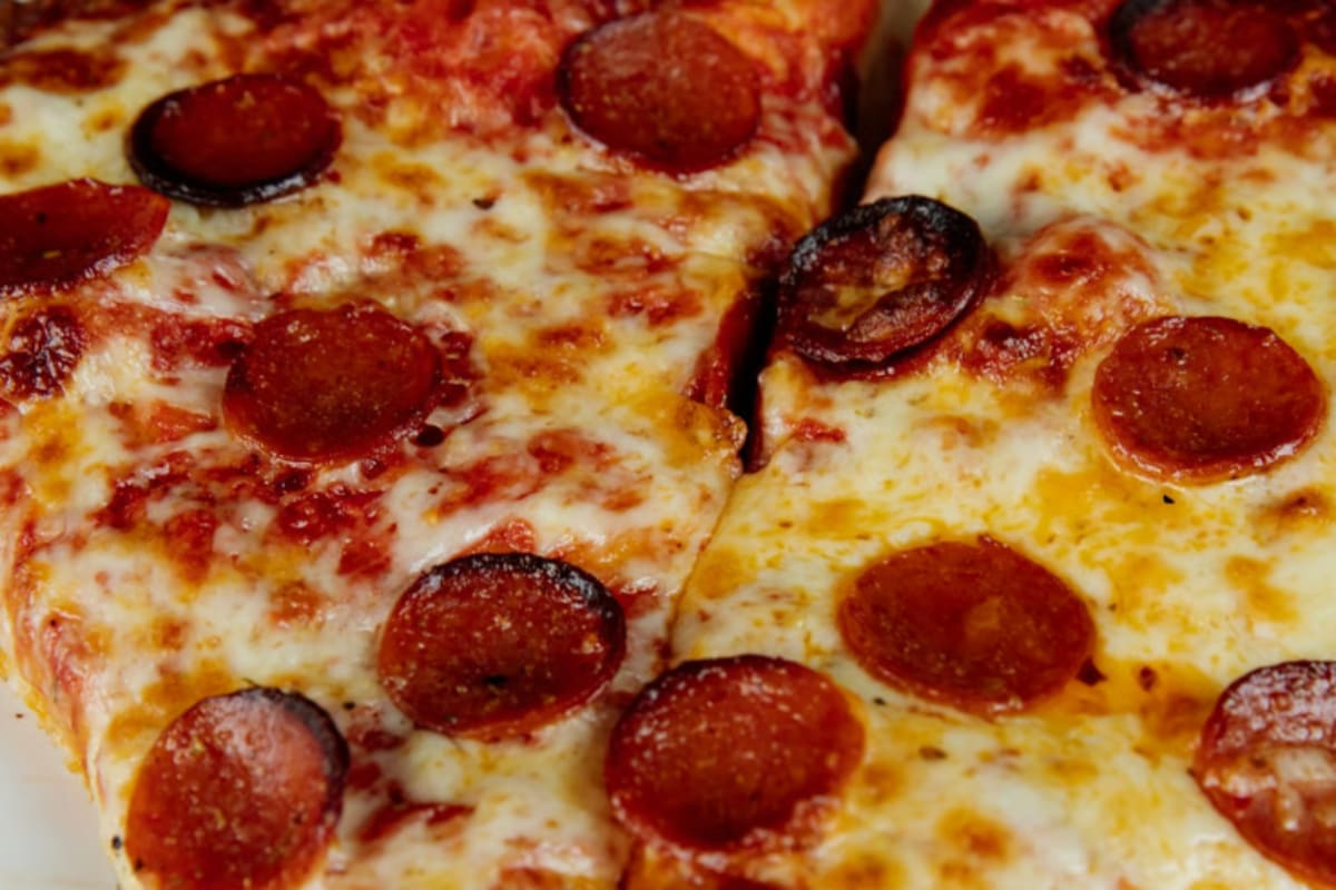 Imperial Pizza Main St - Buffalo, NY Restaurant | Menu + Delivery ...