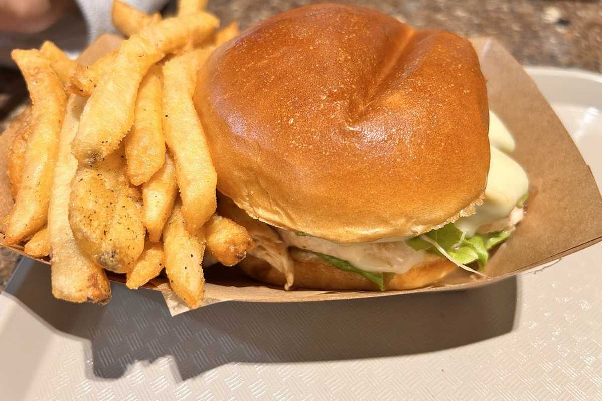 Mahaloha Burger Ala Moana Delivery Menu | Order Online | 1450 Ala Moana ...