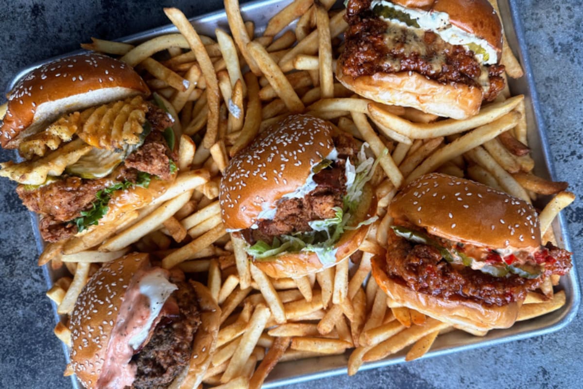 Chomp Kitchen and Drinks - Newport, RI Restaurant | Menu + Delivery ...
