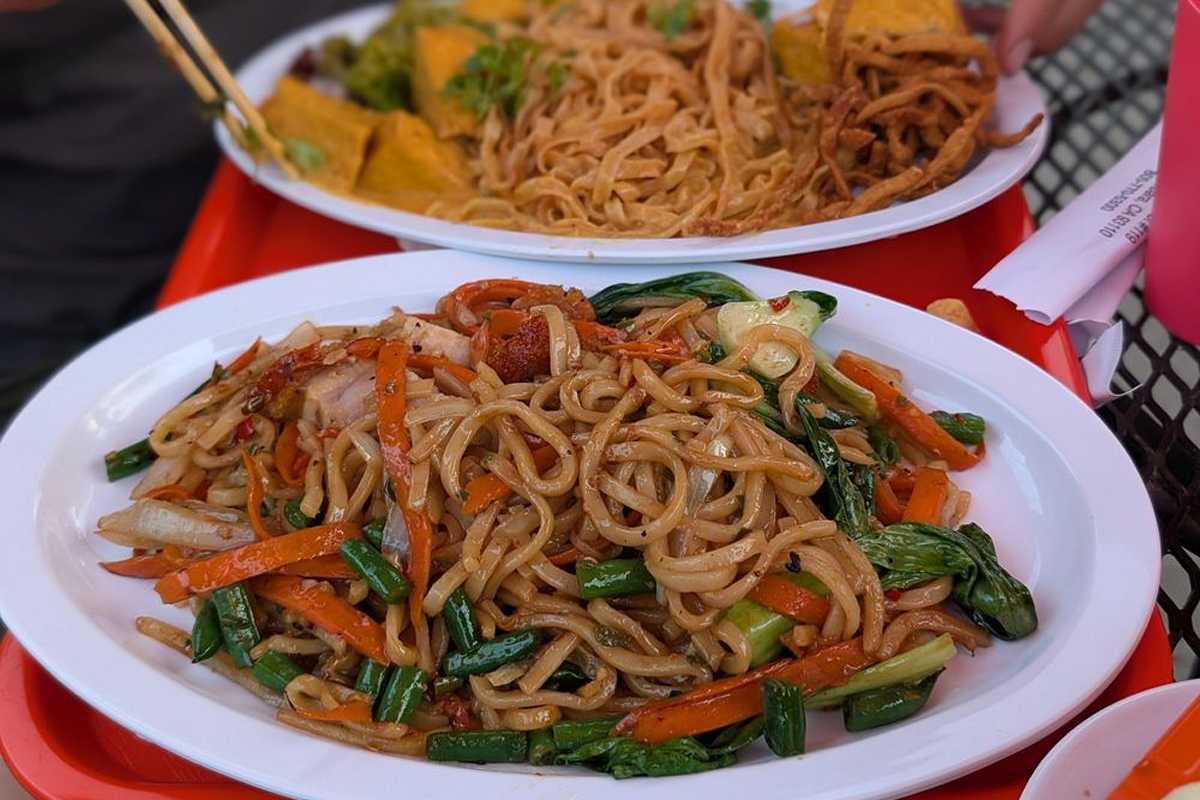 Zapp Thai Food Truck Delivery Menu | Order Online | 51 Santa Felicia ...