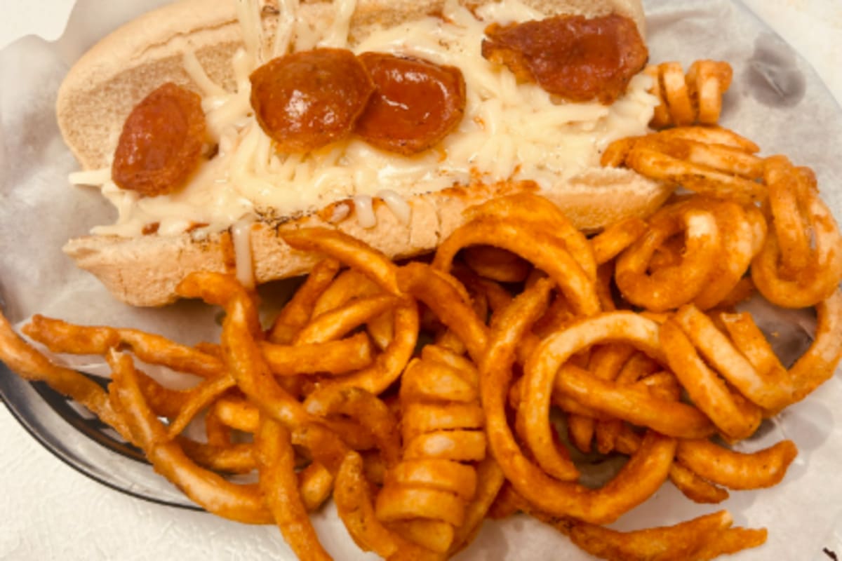 Derby Dogs - Louisville, KY Restaurant | Menu + Delivery | Seamless