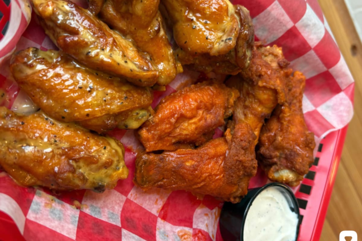 Hunnie’s Country Chicken - Red Lion, PA Restaurant | Menu + Delivery ...