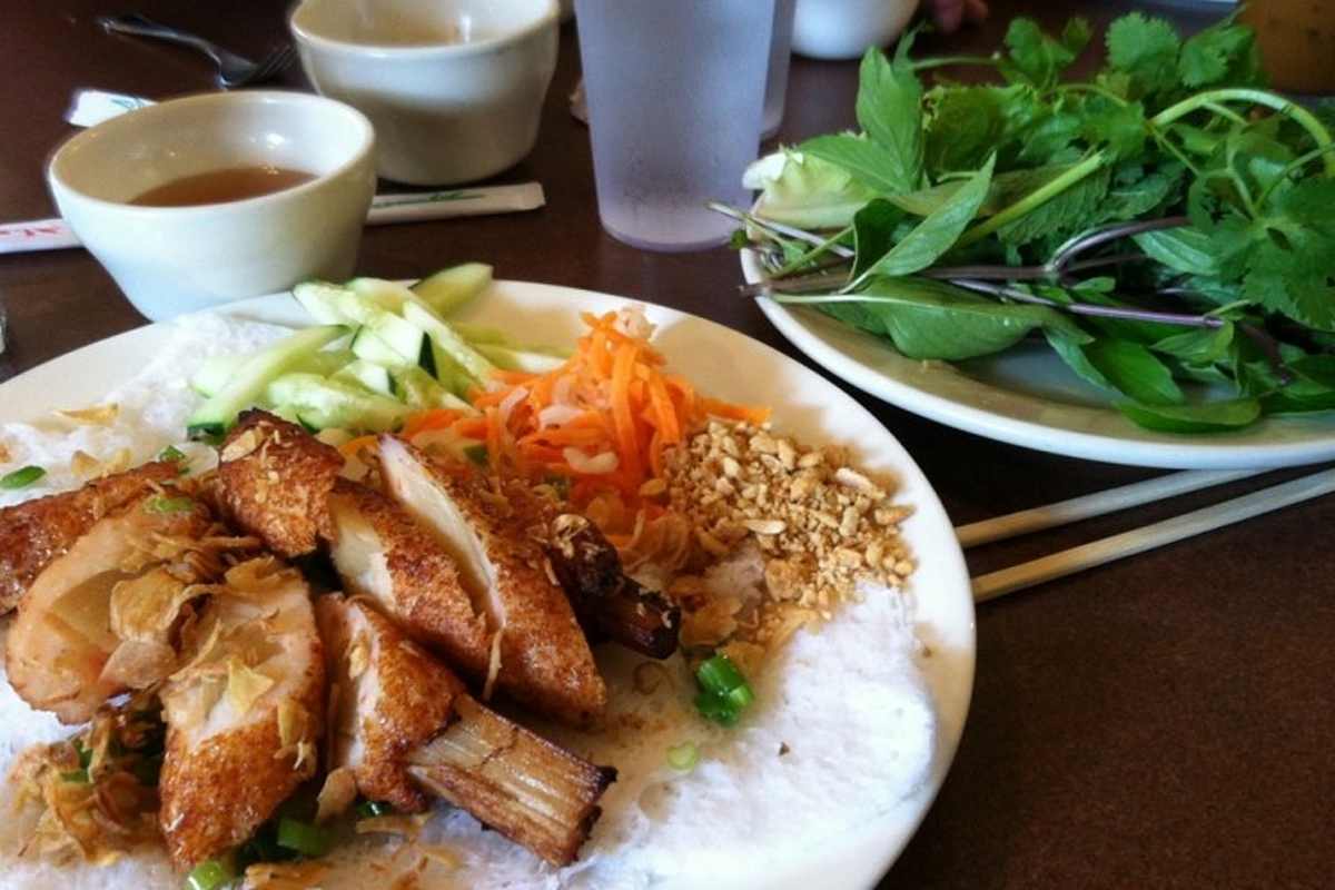 Pho Tau Bay - Minneapolis, MN Restaurant | Menu + Delivery | Seamless