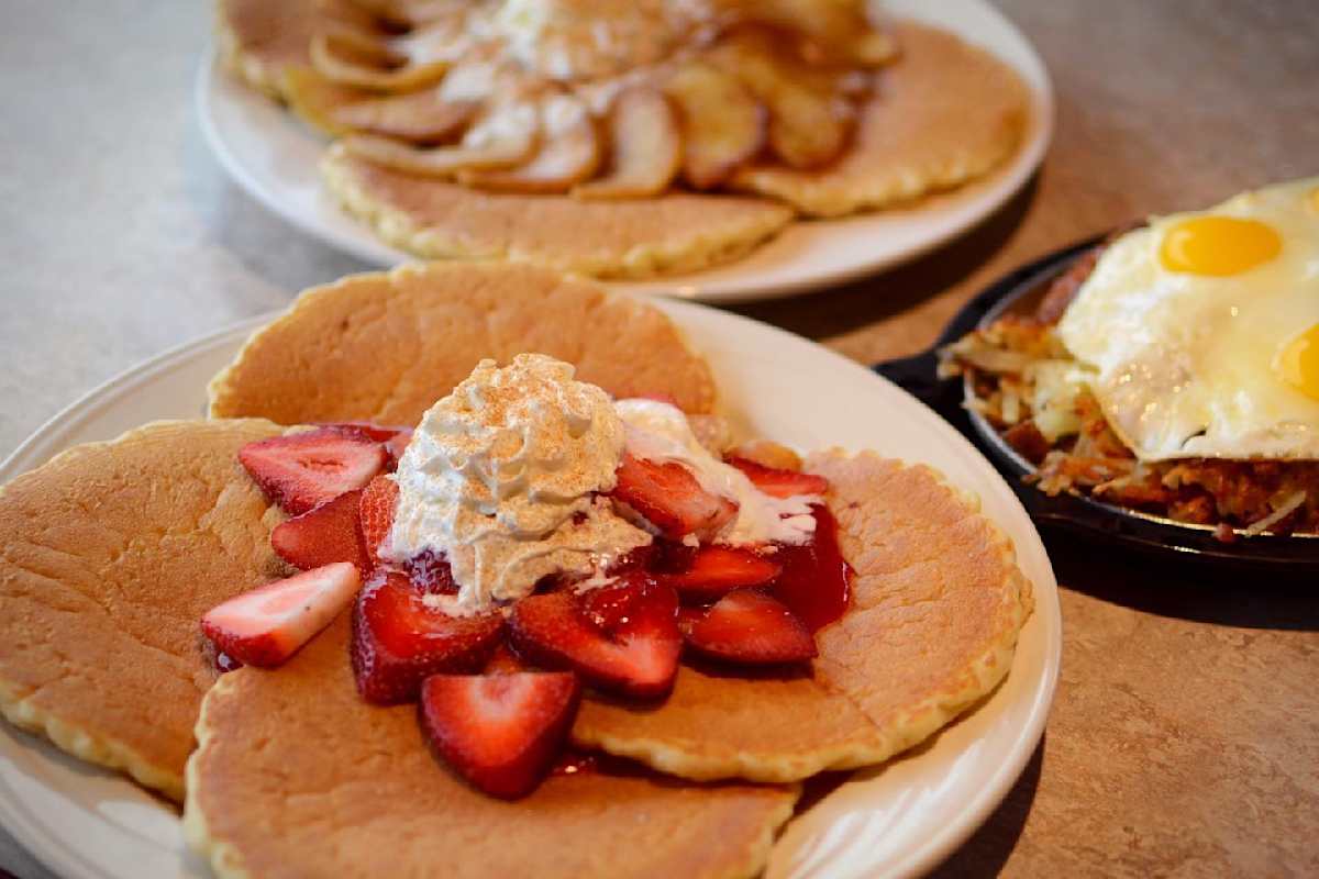Sophia's House of Pancakes - Highland, IN Restaurant | Menu + Delivery ...