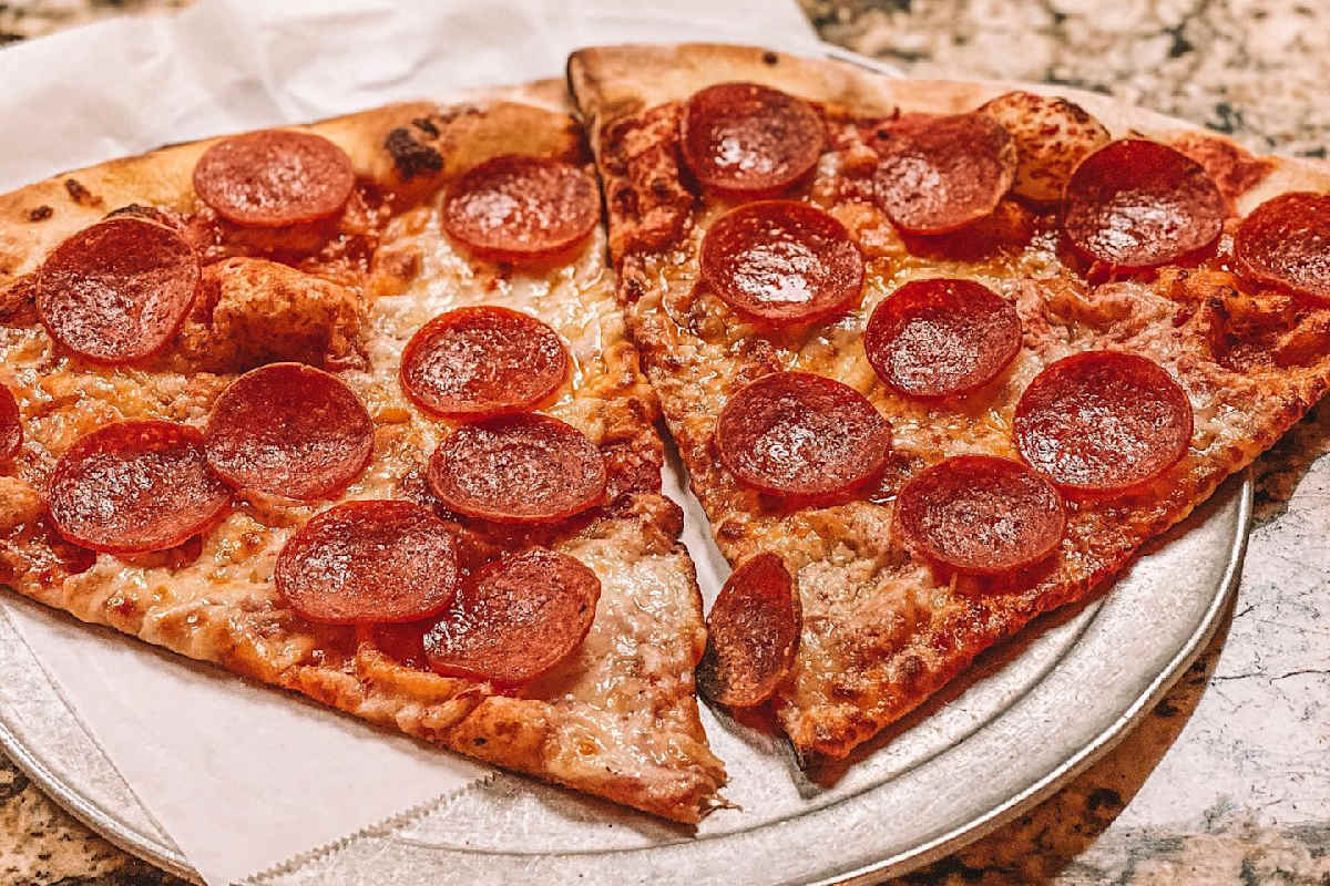 Ray's Pizzaria - San Antonio, TX Restaurant | Menu + Delivery | Seamless