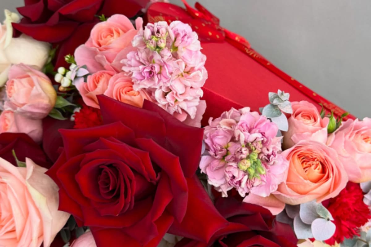 Signature Flowers - Granada Hills, CA Restaurant | Menu + Delivery ...