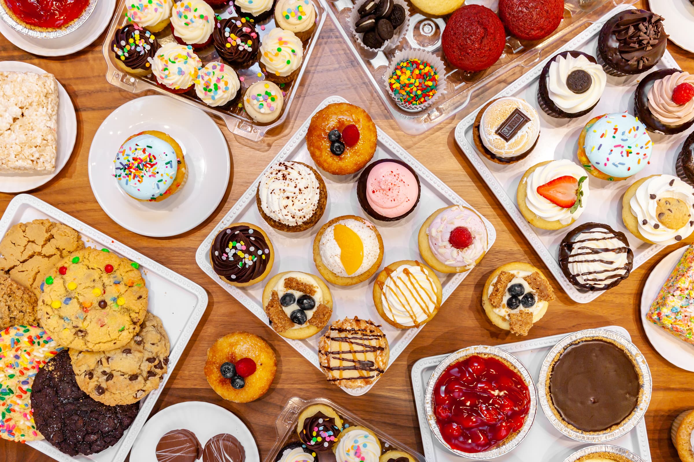 Molly's Cupcakes Delivery Menu | Order Online | 1150 S Wabash Ave ...