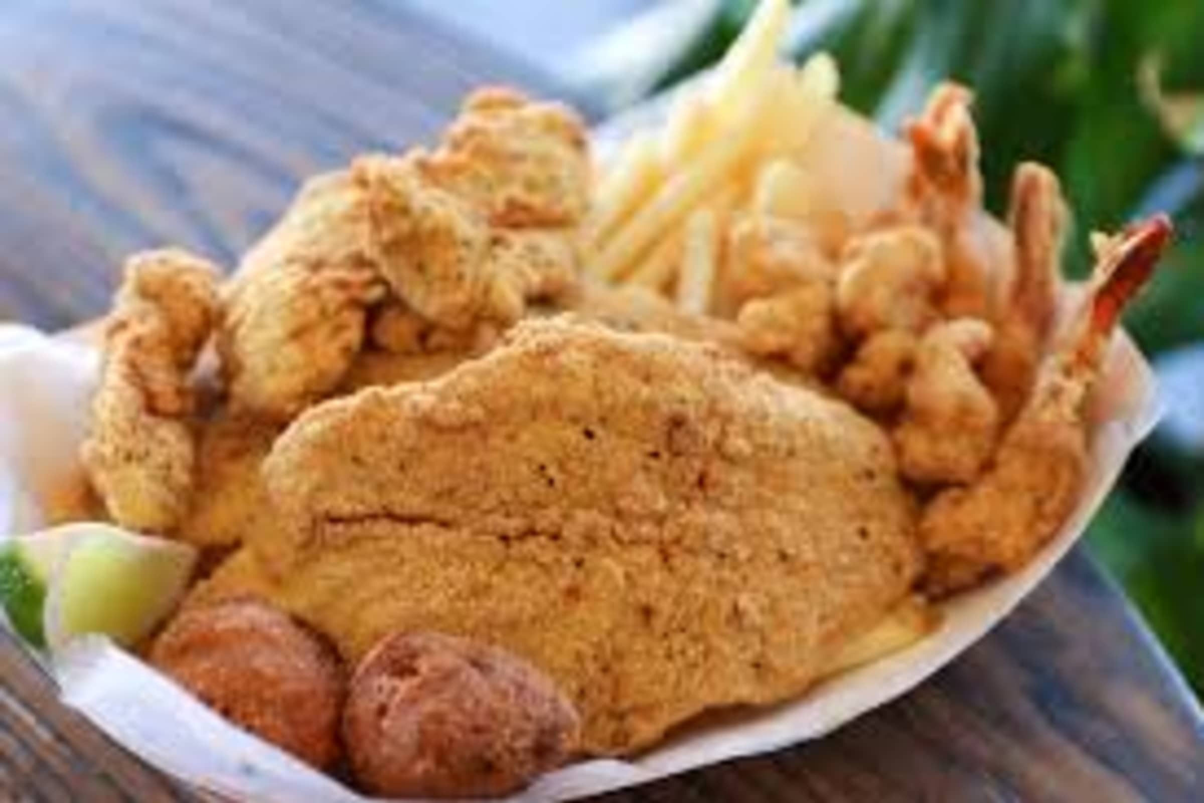 Luna’s Chicken N Seafood Delivery Menu | Order Online | 3708 State Ave ...