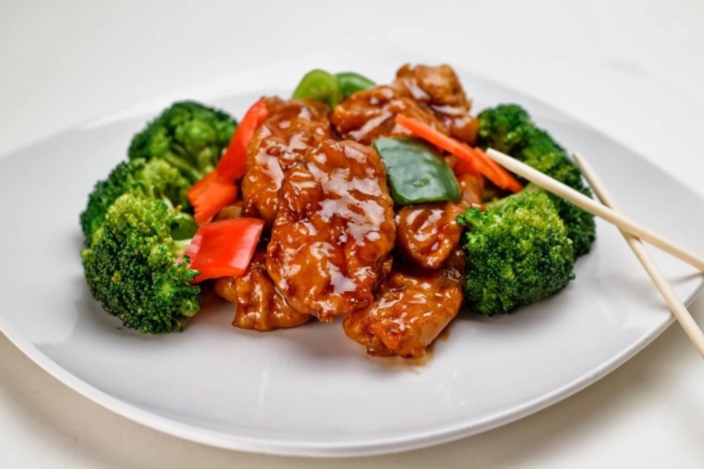 3 Chef's Chinese Restaurant Delivery Menu | Order Online | 1800 ...