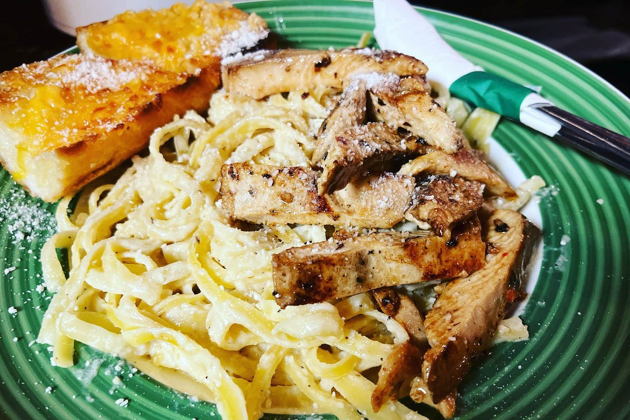 Riley’s Restaurant & Pub Delivery Menu | Order Online | 4505 Main St ...