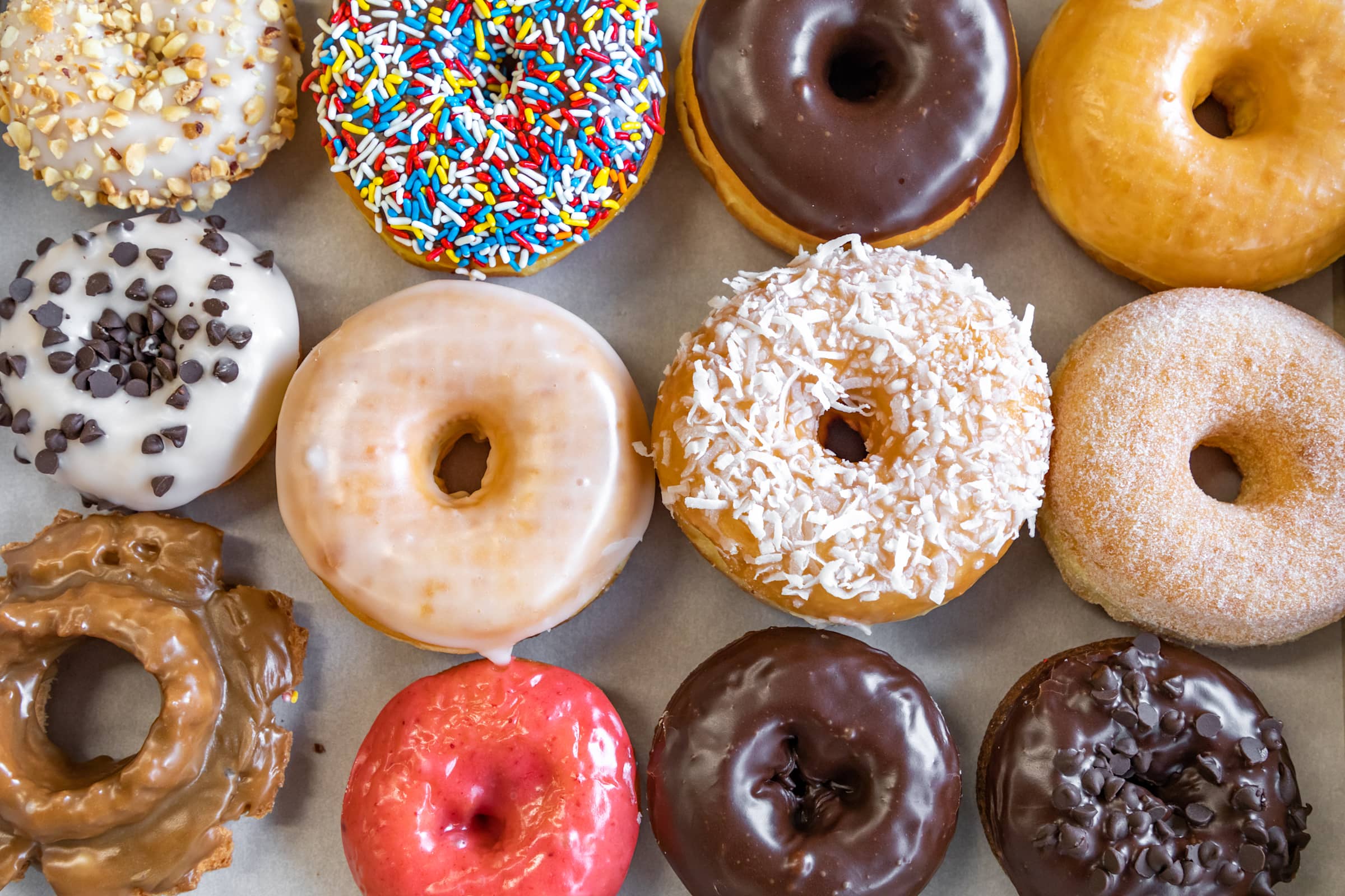 Donut Queen Delivery Menu | Order Online | 19650 Ventura Blvd Los ...