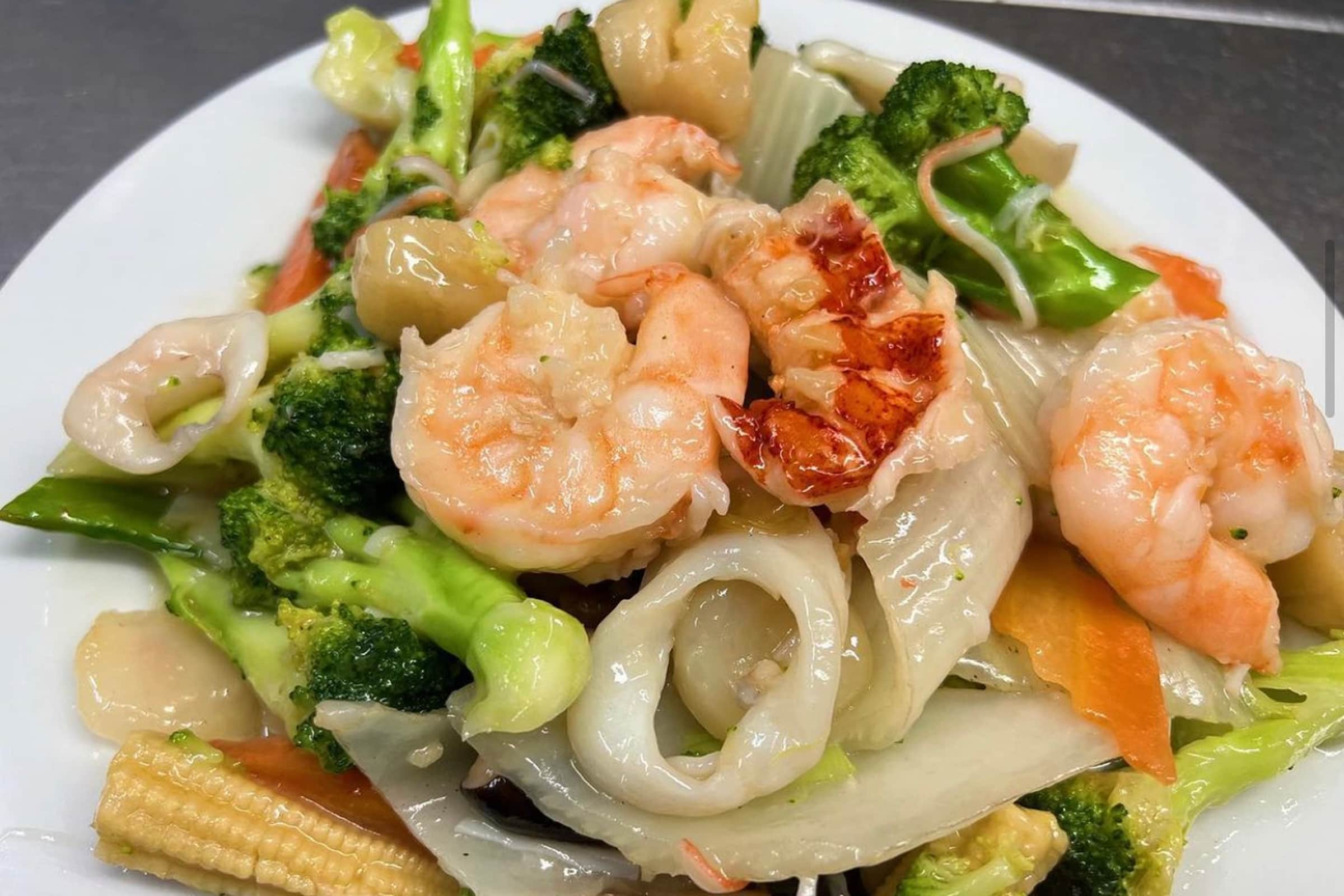 Islander Taste - Staten Island, NY Restaurant | Menu + Delivery | Seamless