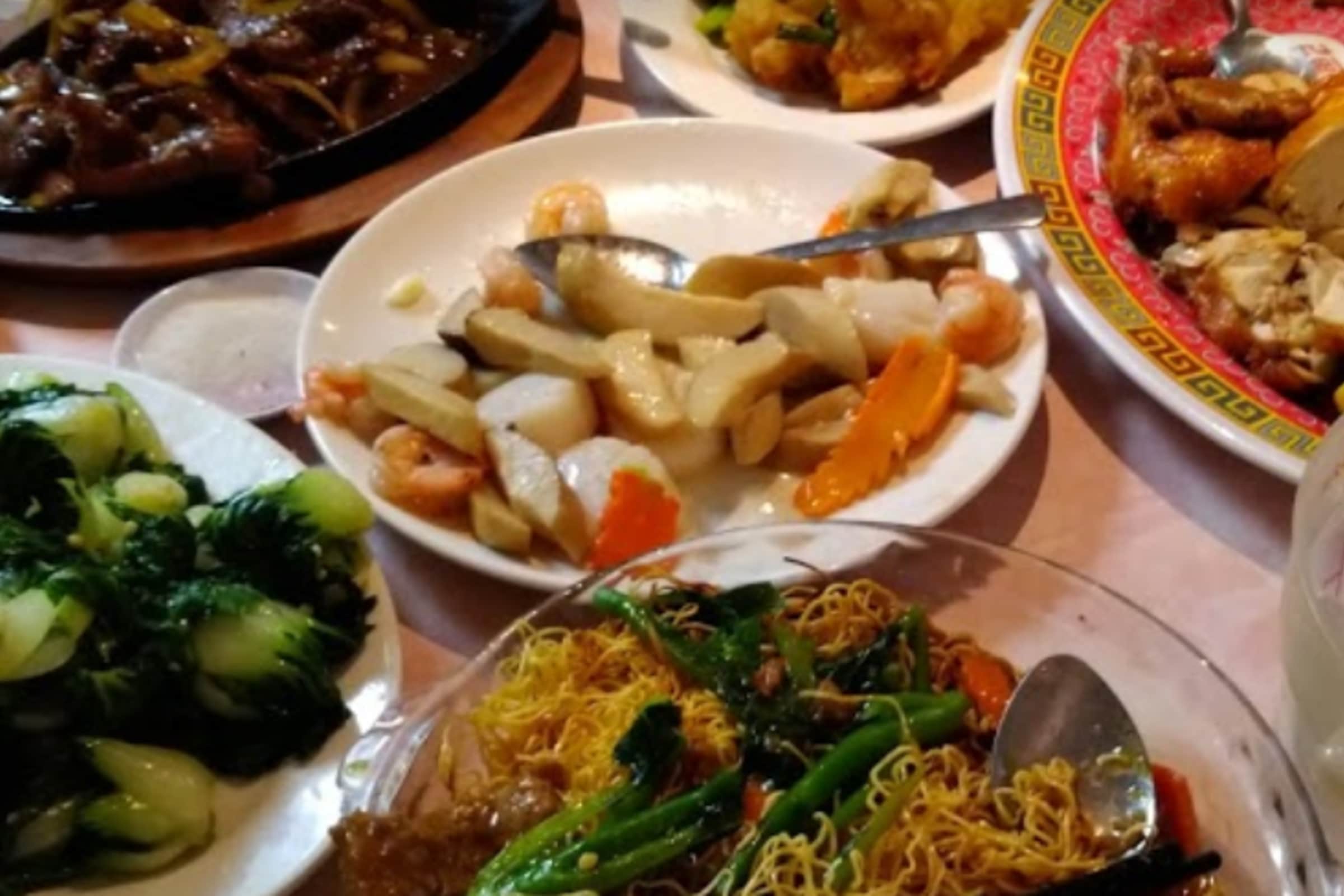 Lee Wing Wah Restaurant Delivery Menu | Order Online | 2147 S China Pl ...
