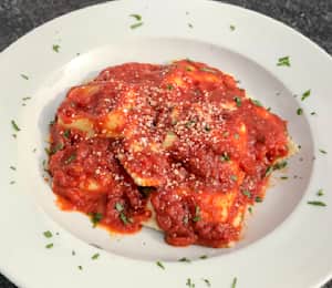 Arcuri's Pizza & Salad - Cos Cob, CT Restaurant | Menu + Delivery ...