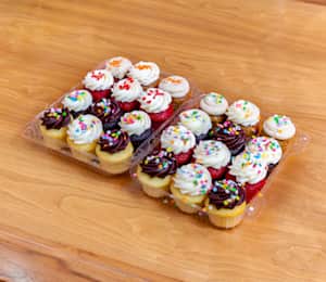 Molly's Cupcakes Delivery Menu | Order Online | 1150 S Wabash Ave ...