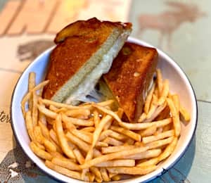 The Grey Dog - Chelsea Delivery Menu | Order Online | 242 W 16th St New ...