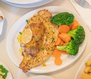 Deanie's On Haynes - New Orleans, LA Restaurant | Menu + Delivery ...