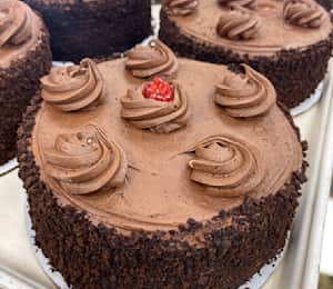 ALFONSO'S PASTRY SHOPPE Delivery Menu | Order Online | 1899 Victory ...