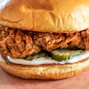 Louie Legends - Peoria, IL Restaurant | Menu + Delivery | Seamless