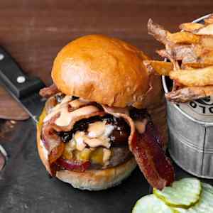 Burgerology Farmingdale - Farmingdale, NY Restaurant | Menu + Delivery ...