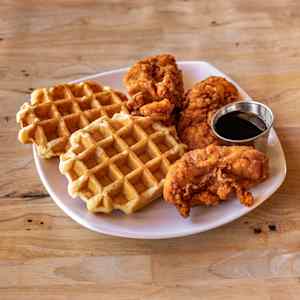 Chuck's Hot Chicken - St. Louis, MO Restaurant | Menu + Delivery | Seamless