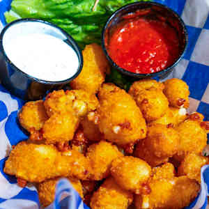 Louie Legends - Peoria, IL Restaurant | Menu + Delivery | Seamless