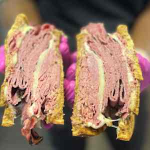 Chomp - Chesterton, IN Restaurant | Menu + Delivery | Seamless