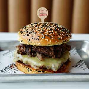 Gordon Ramsay Burger - Chicago, IL Restaurant | Menu + Delivery | Seamless