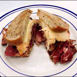 Mavens Deli - Pawtucket, RI Restaurant | Menu + Delivery | Seamless
