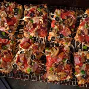 Jet's Pizza Delivery Menu | Order Online | 5789 State St Saginaw | Grubhub