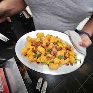 Vinnie's Mootz - Lyndhurst, NJ Restaurant | Menu + Delivery | Seamless