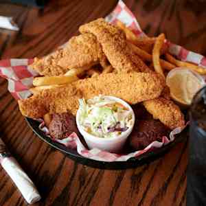 Flat Creek Webb City - Webb City, MO Restaurant | Menu + Delivery ...