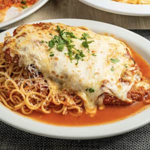 Dero's Food & Family - Hampton Bays, NY Restaurant | Menu + Delivery ...