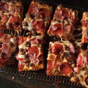 Jet's Pizza - Louisville, KY Restaurant | Menu + Delivery | Seamless