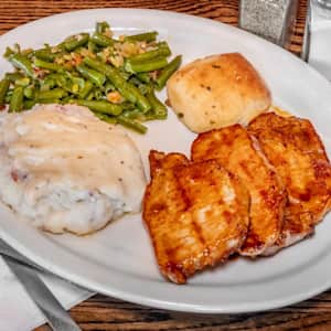 Flat Creek Webb City - Webb City, MO Restaurant | Menu + Delivery ...